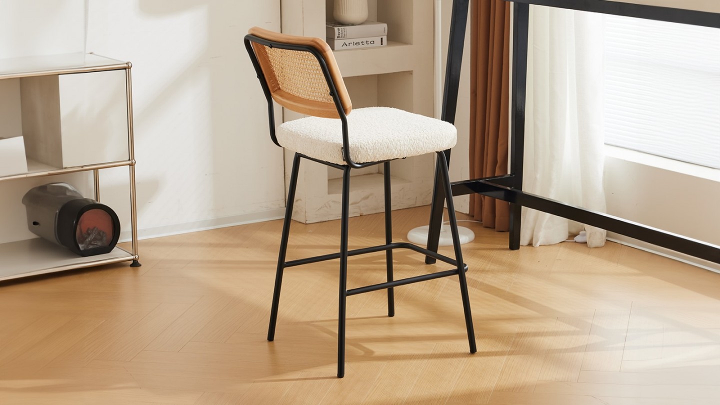 Lot de 2 tabourets de bar en tissu bouclé beige et cannage naturel ...