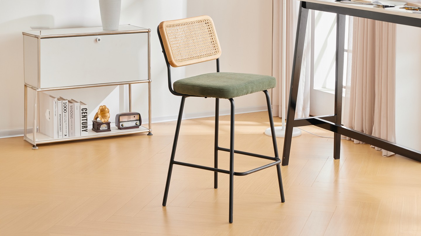 Lot de 2 tabourets de bar en velours côtelé vert et cannage naturel ...